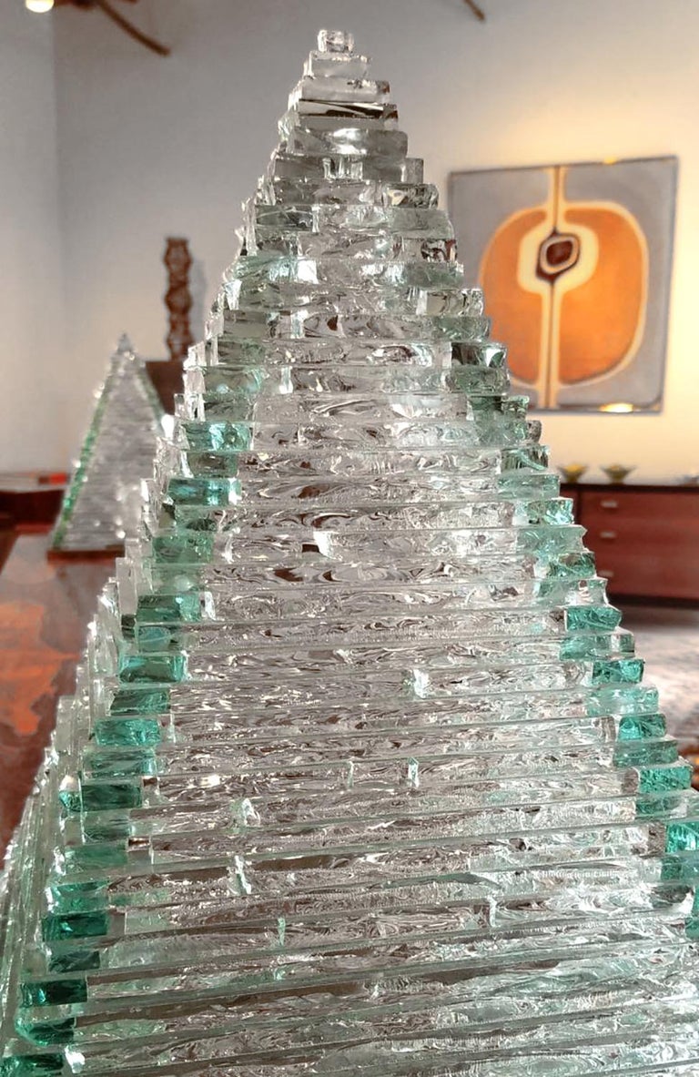 Lampes de table Pia Manu Forme pyramidale en verre empilé and Acier ...