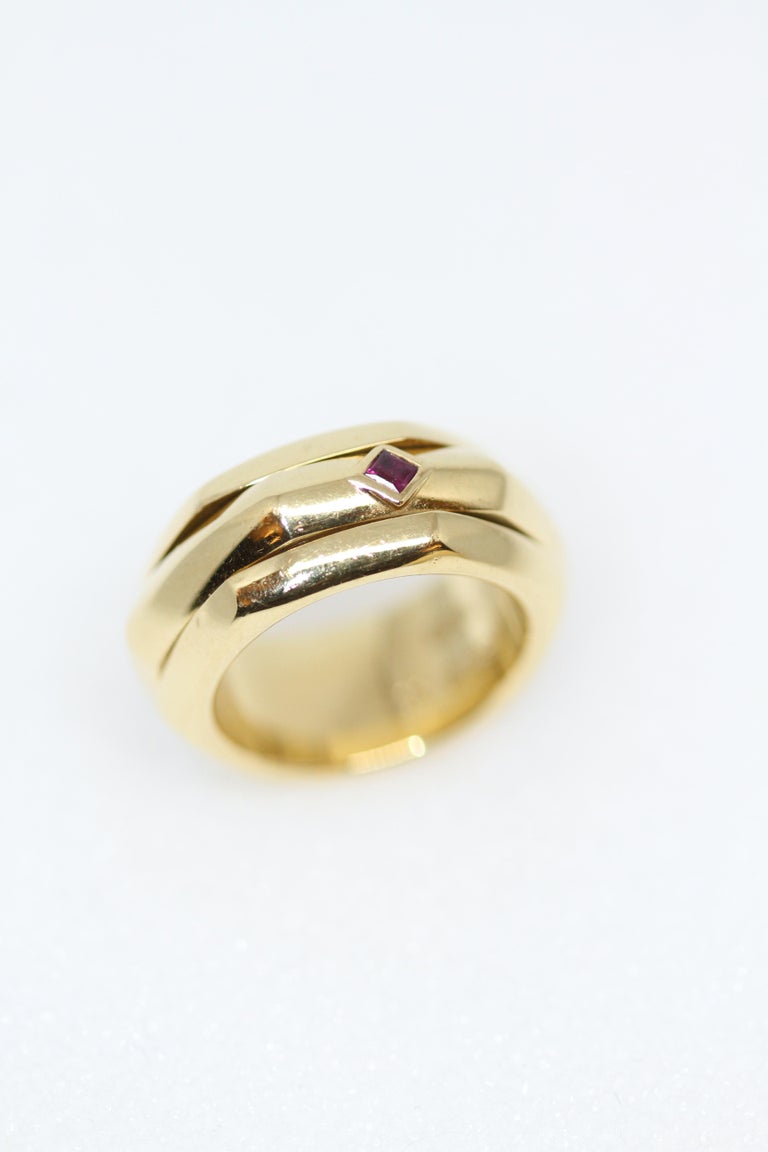 Piaget 18 Karat Yellow Gold and Ruby Possession Ring For Sale at 1stDibs