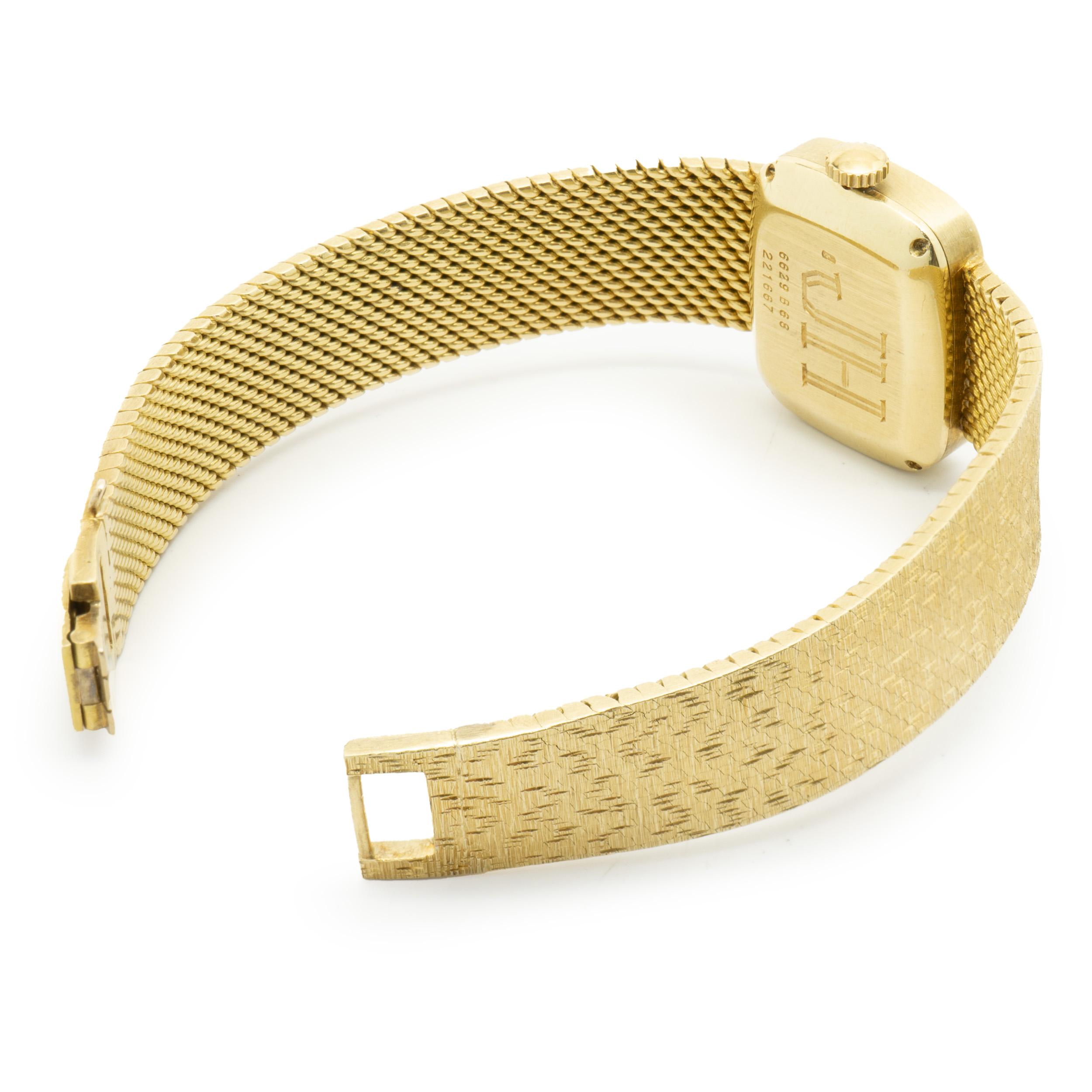 Piaget 18 Karat Yellow Gold Vintage Dress Watch For Sale at 1stDibs