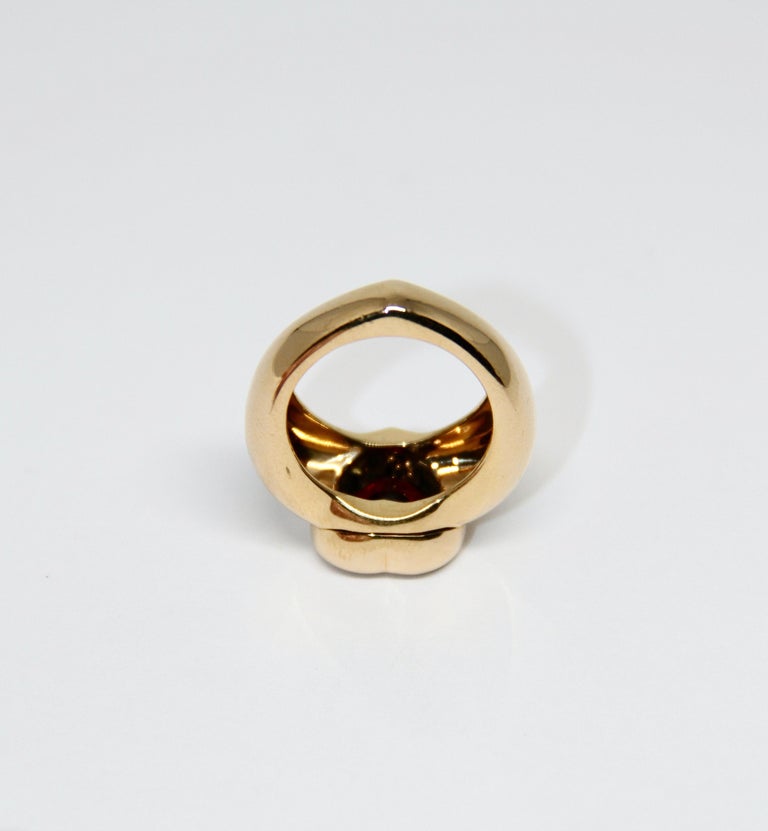 Piaget 18k Rose Gold Garnet Heart Ring For Sale at 1stDibs