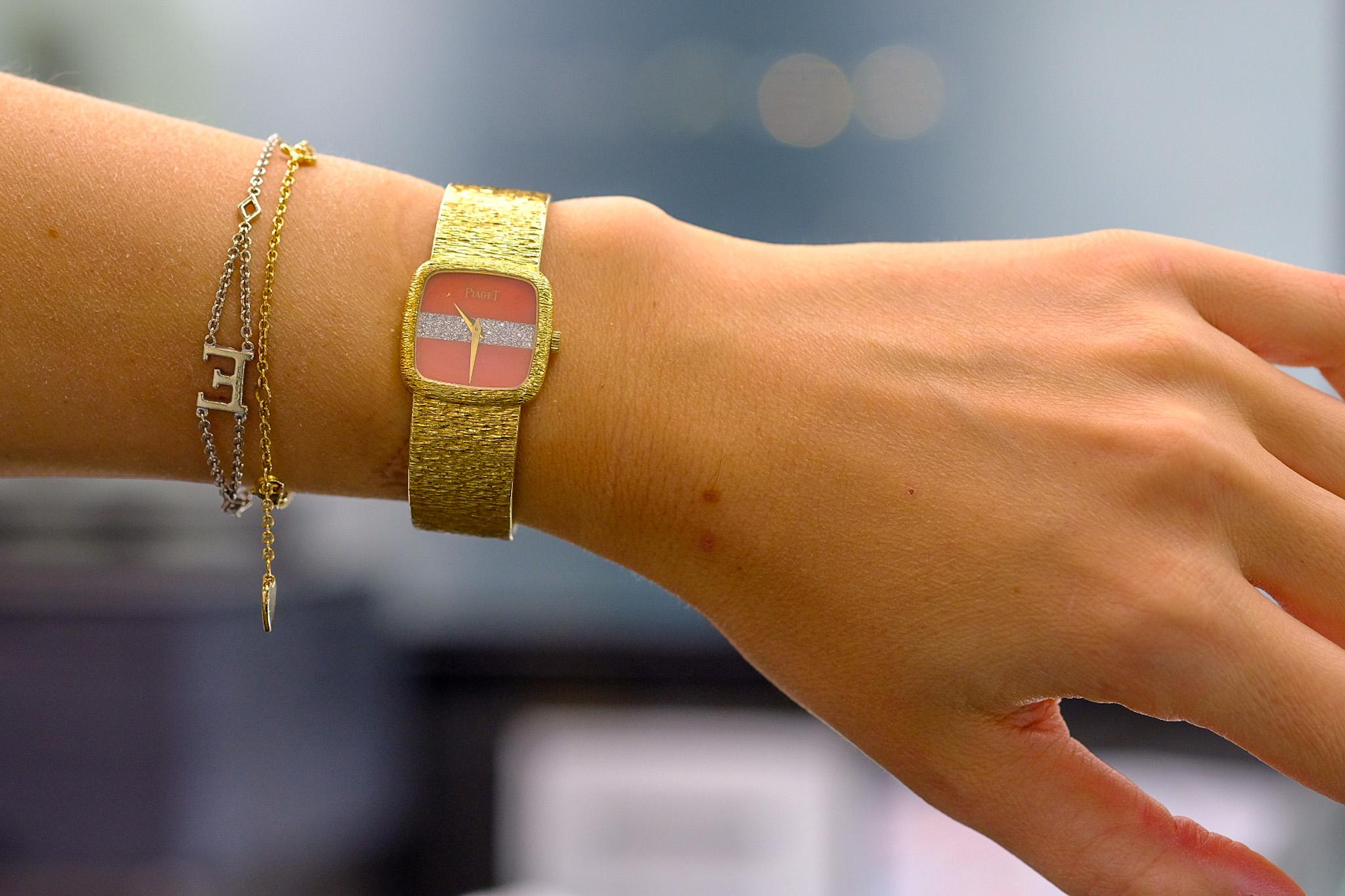 Piaget 18k Yellow Gold 1970s Coral Diamond Dial Vintage 9902a6 Ladies ...