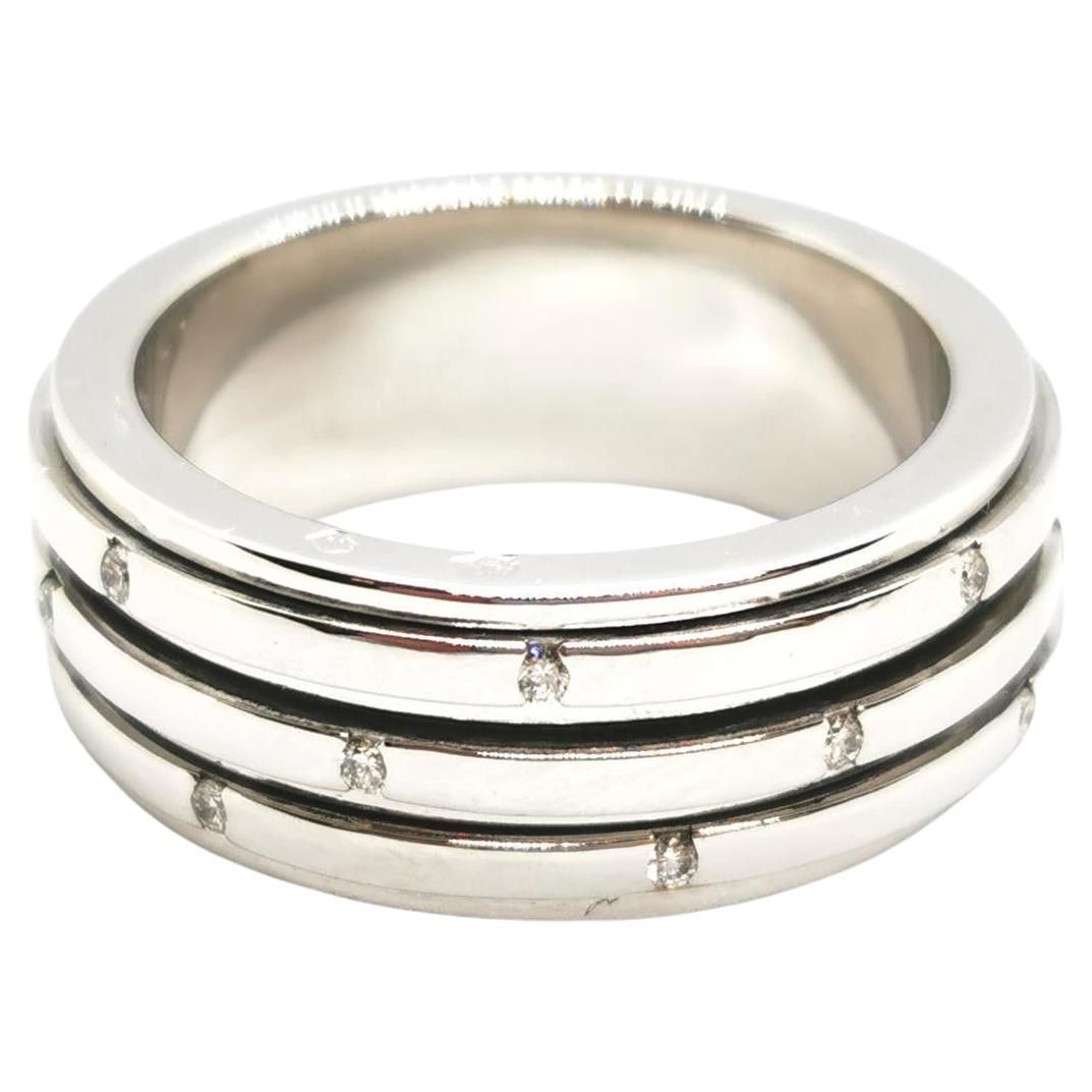 Piaget Floral Charm Diamond 18 Karat White Gold Ring For Sale at 1stDibs