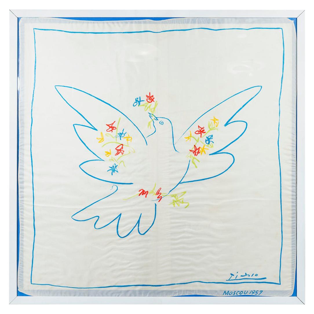 Picasso, La Colombe, Silkscreen printed on cotton, Moscow 1957 For Sale ...