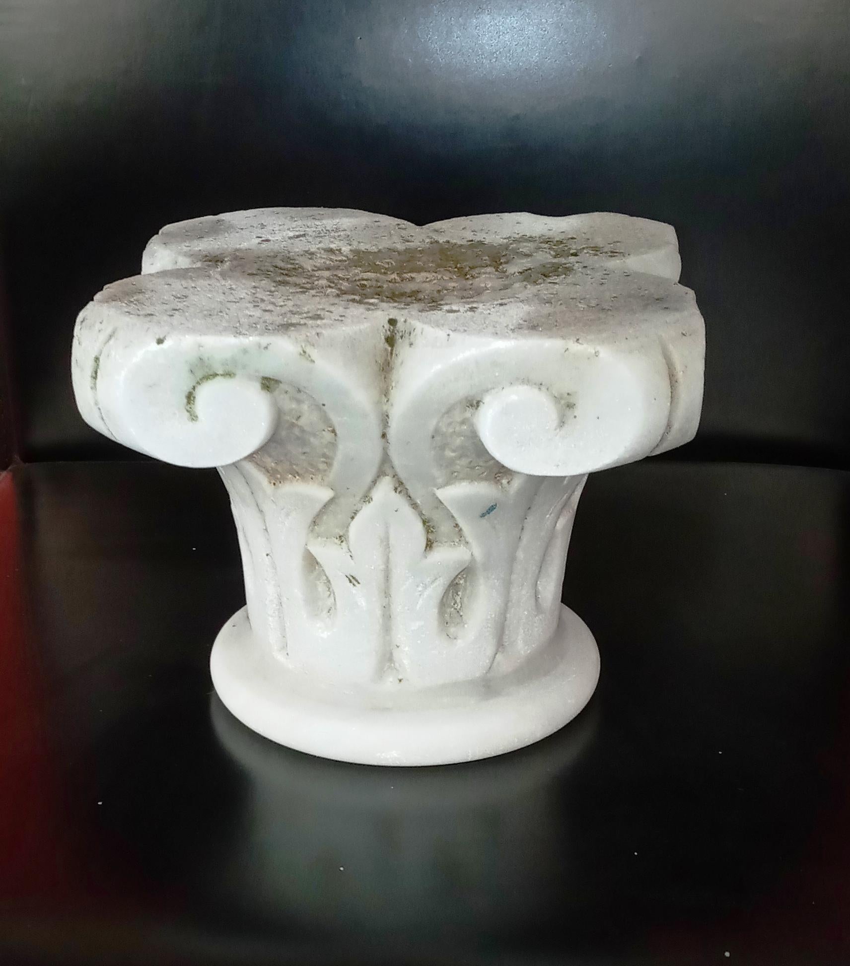 Piccolo Capitello in Marmo Carrara, Vintage For Sale at 1stDibs
