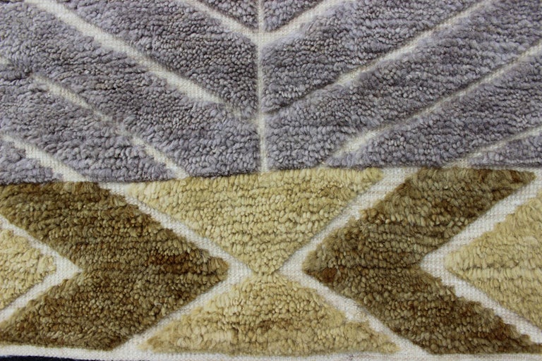 Piled Modern Scandinavian/Swedish Design Rug in Hi-Low and Gray, Purple ...