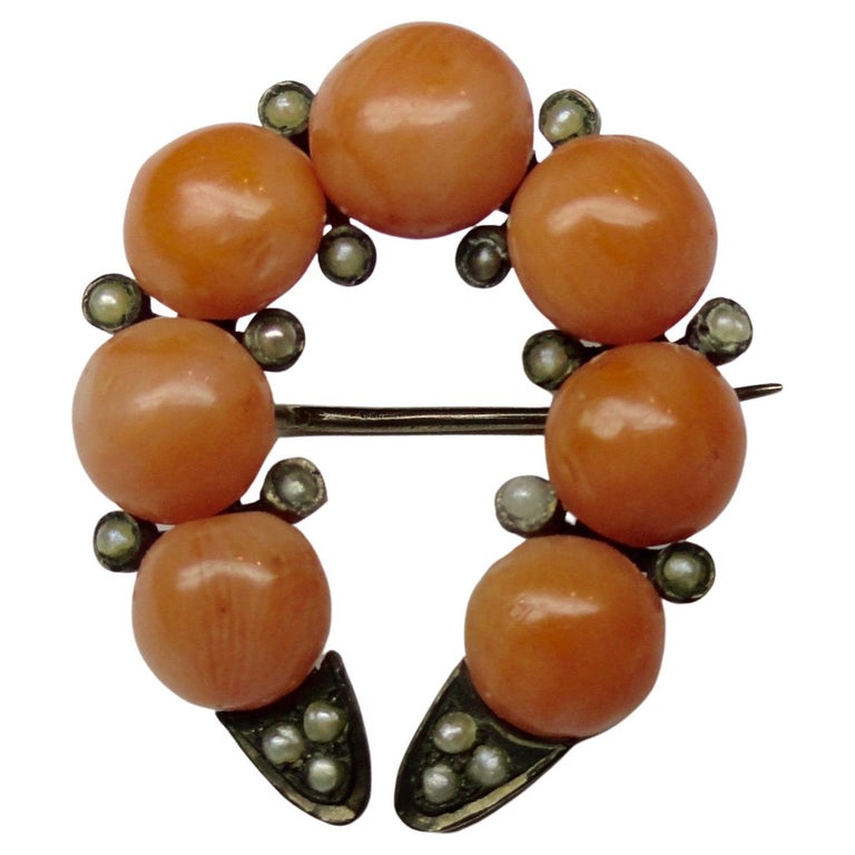 Pinchbeck Antique Victorian Coral and Gold Brooch For Sale at 1stDibs