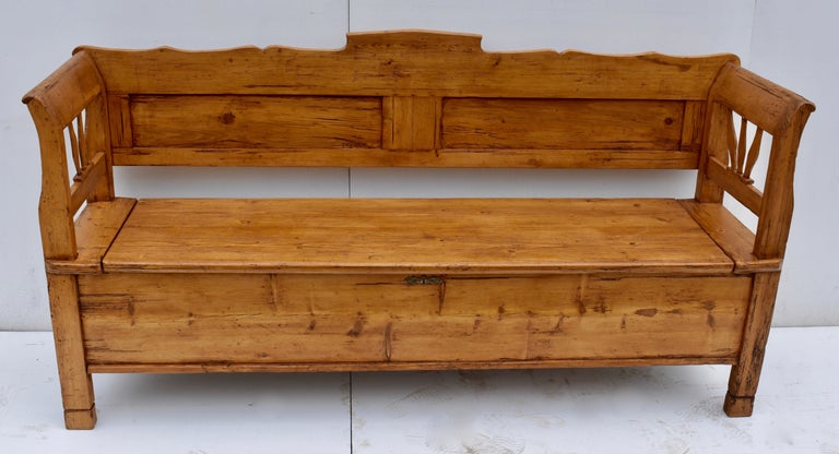 Pine and Oak Box Bench or Settle For Sale at 1stDibs