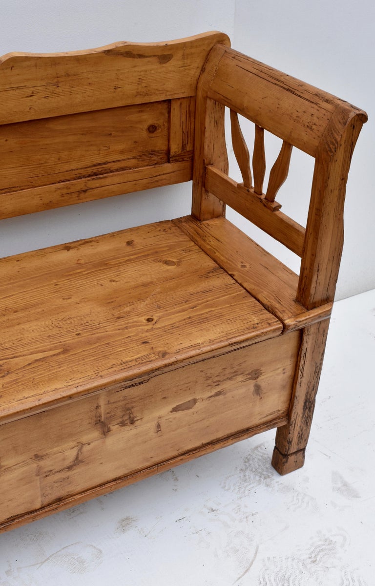 Pine and Oak Box Bench or Settle For Sale at 1stDibs