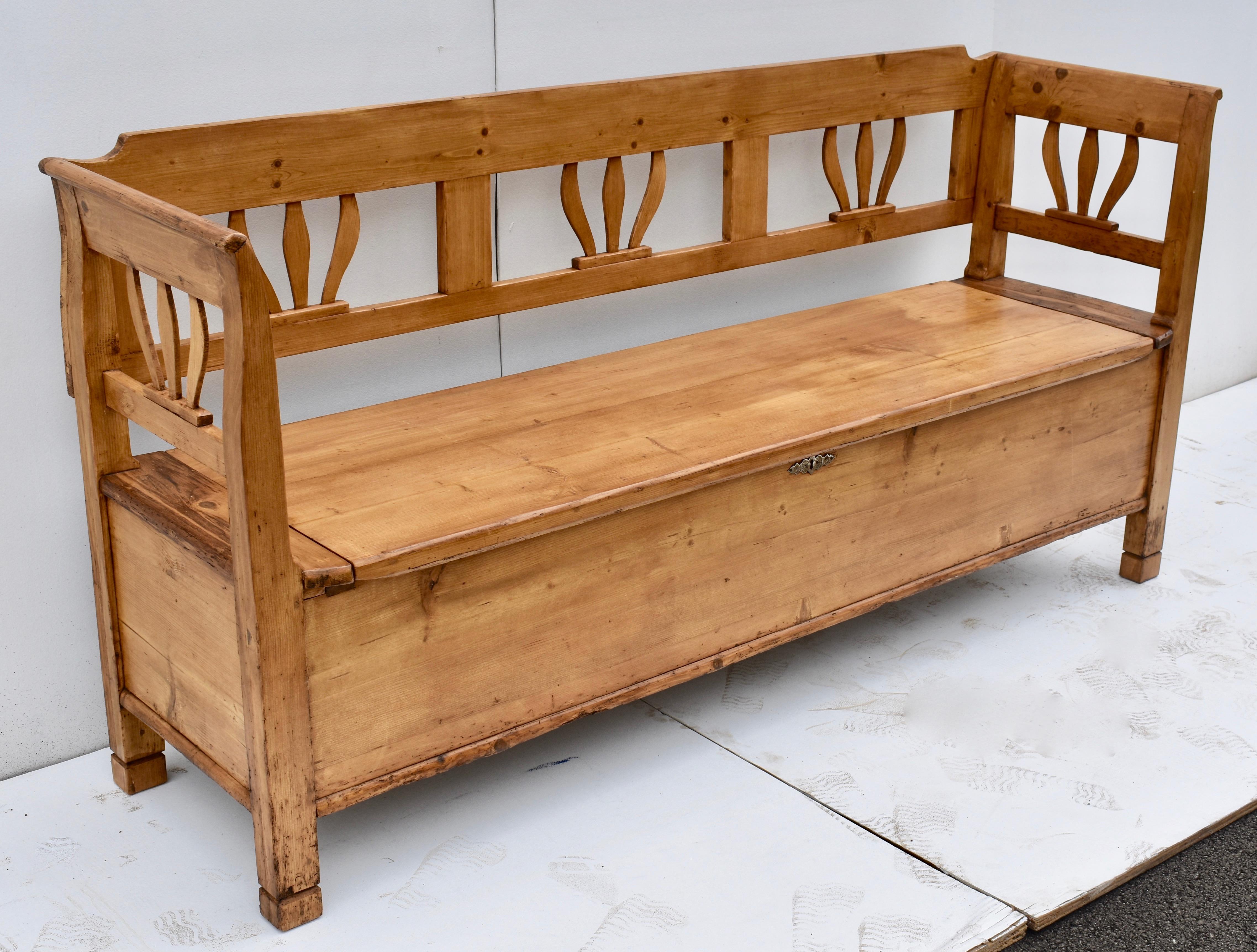Pine Box Bench or Settle at 1stDibs