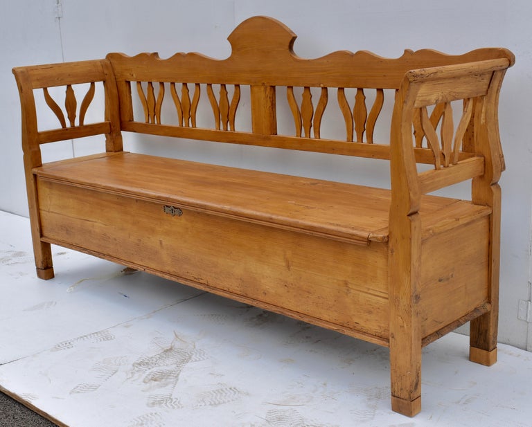 Pine Box Bench or Settle at 1stDibs