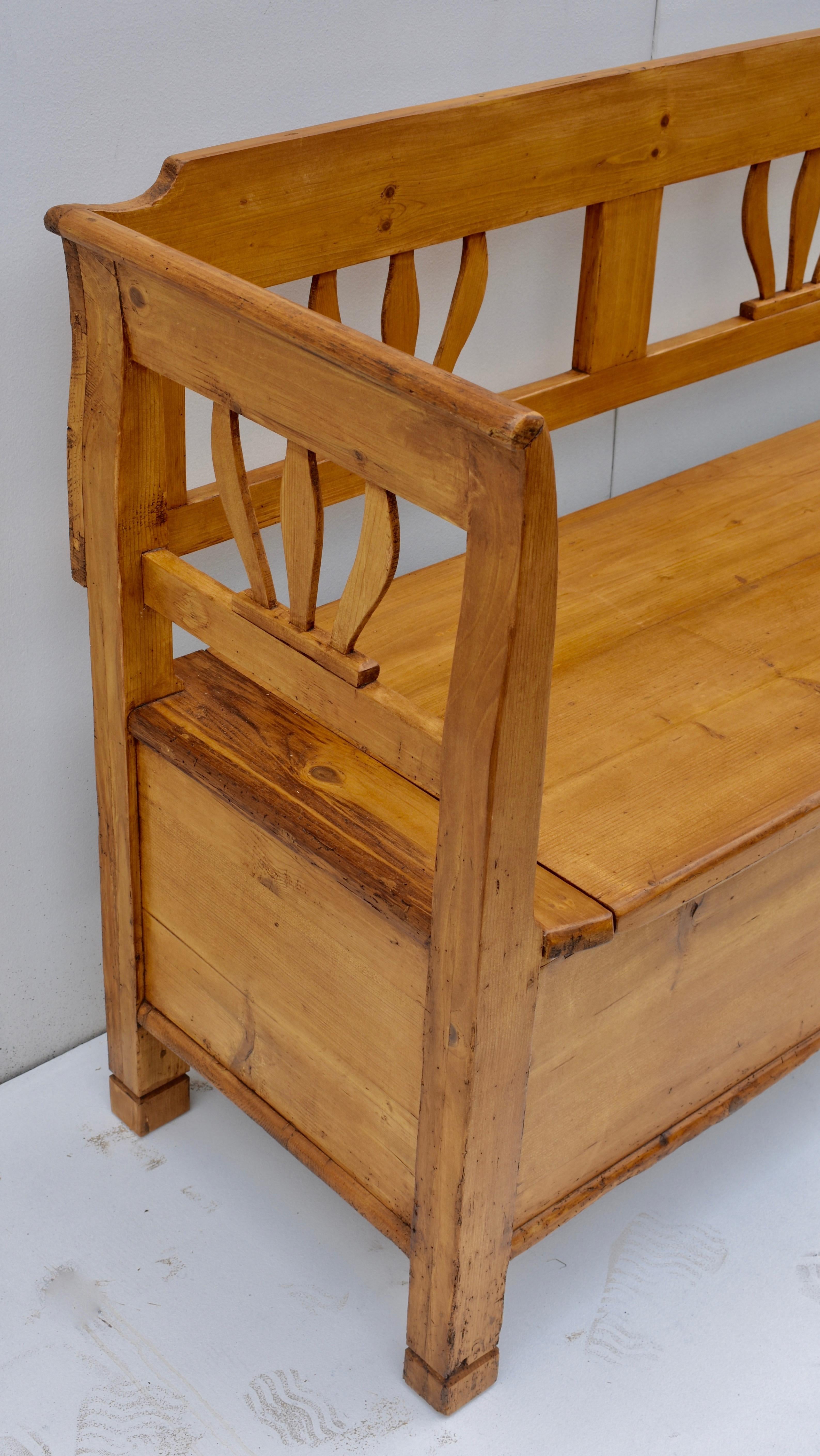 Pine Box Bench or Settle at 1stDibs