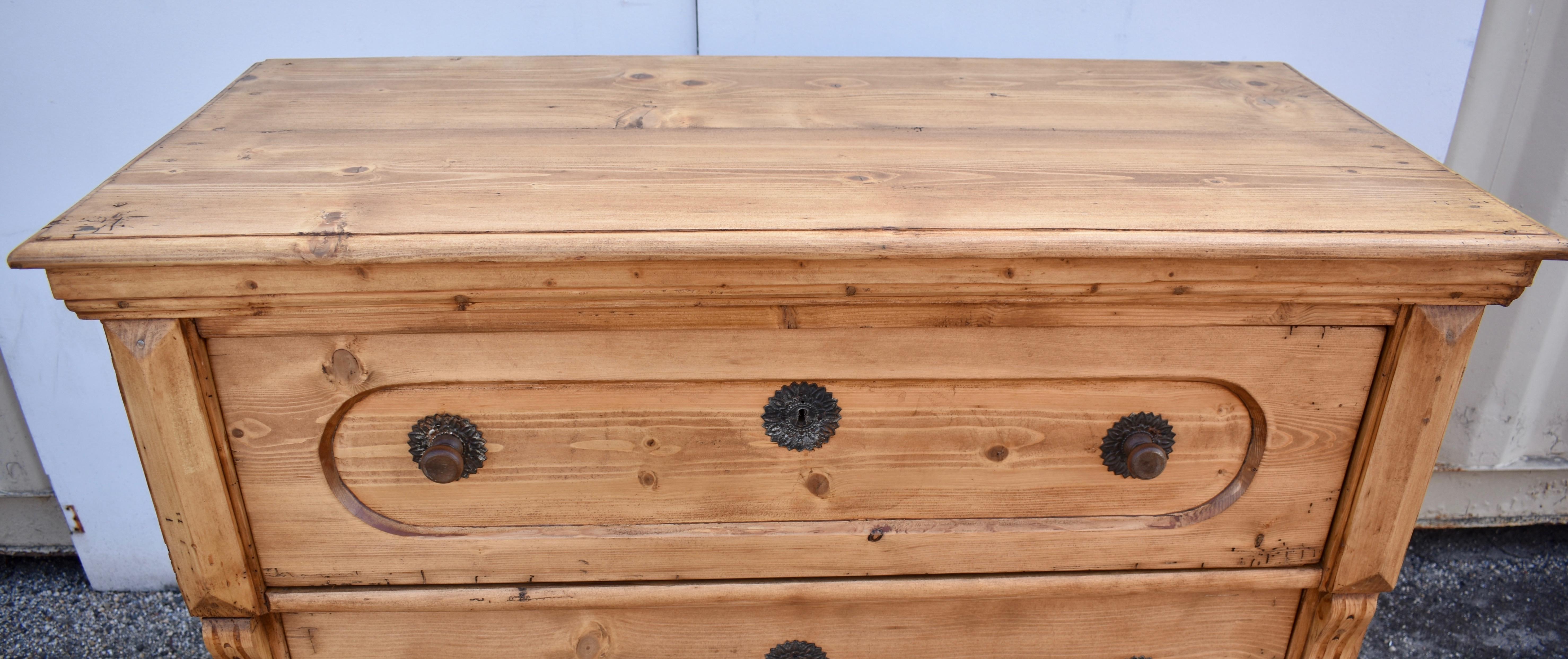 Pine Chest of Three Drawers For Sale at 1stDibs