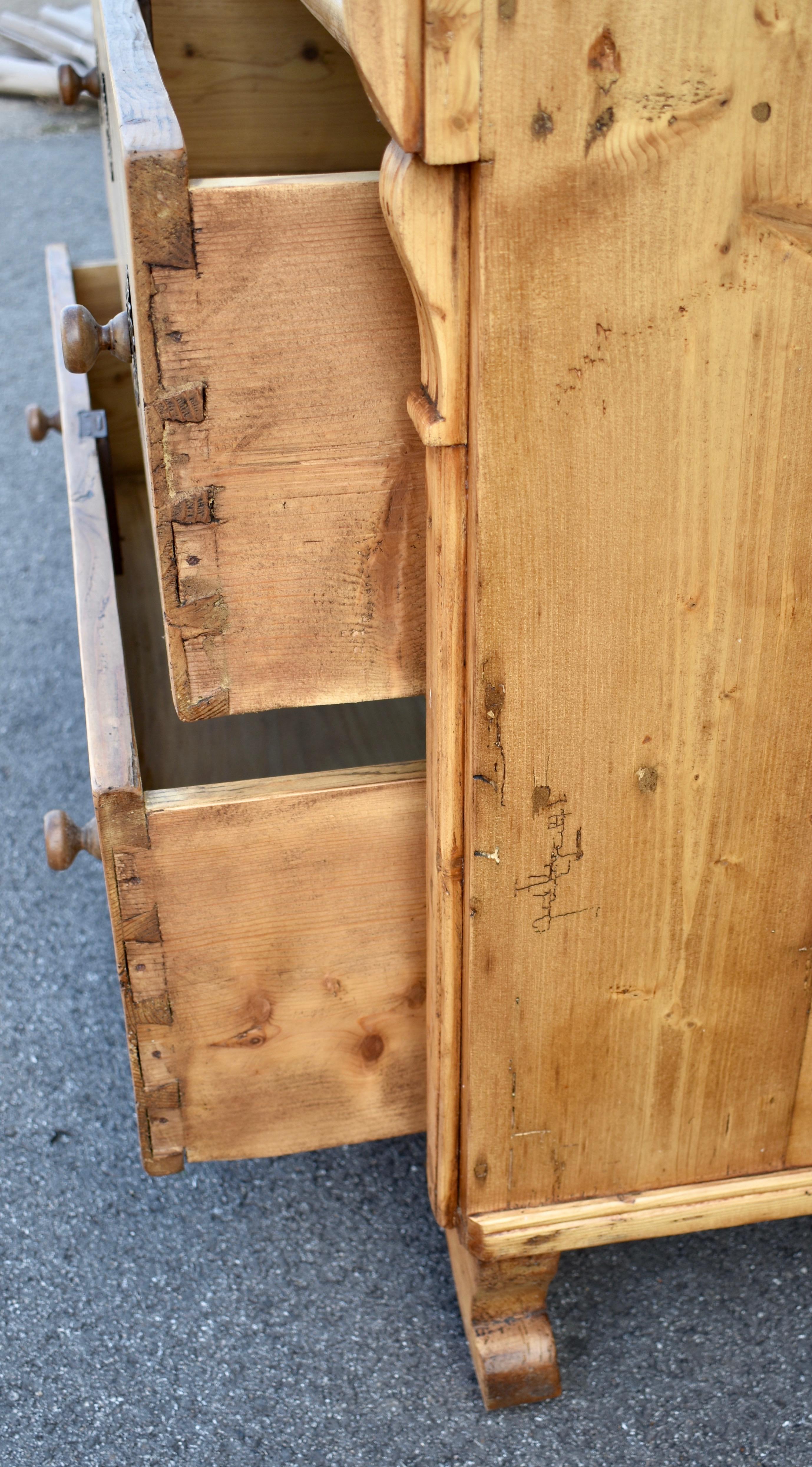 Pine Chest of Three Drawers For Sale at 1stDibs