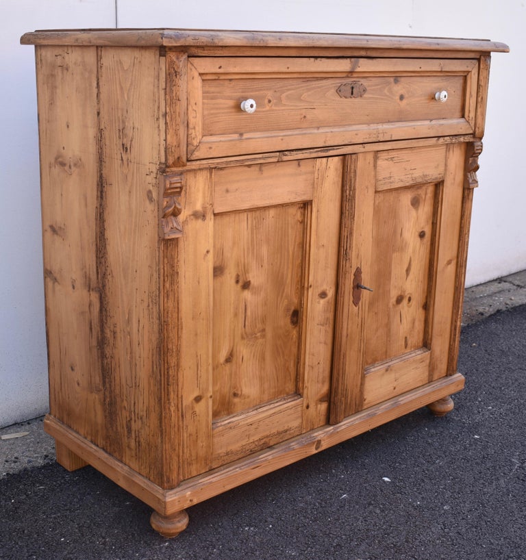 Pine Dresser Base with Two Doors and One Drawer For Sale at 1stDibs