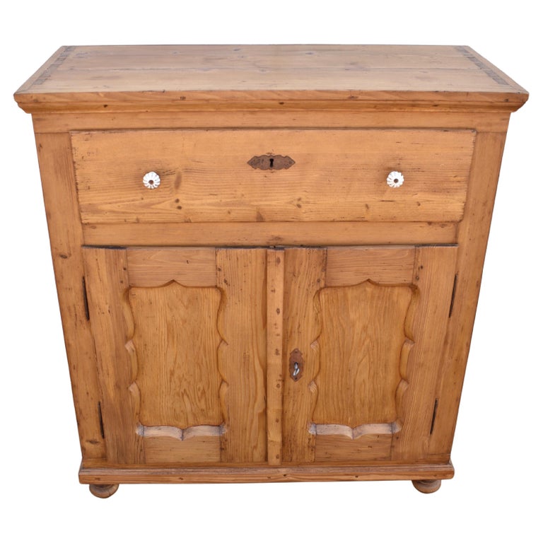 Pine Dresser Base with Two Doors and One Drawer For Sale at 1stDibs