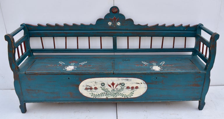 Pine Hand-Painted Storage Bench For Sale at 1stDibs