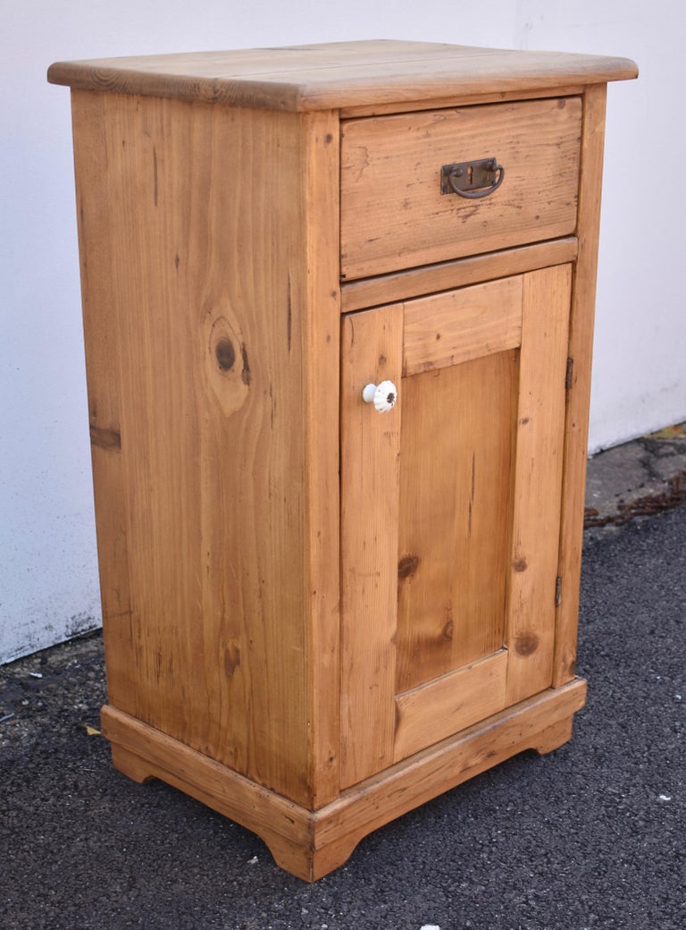 Pine Nightstand with One Door and One Drawer For Sale at 1stDibs