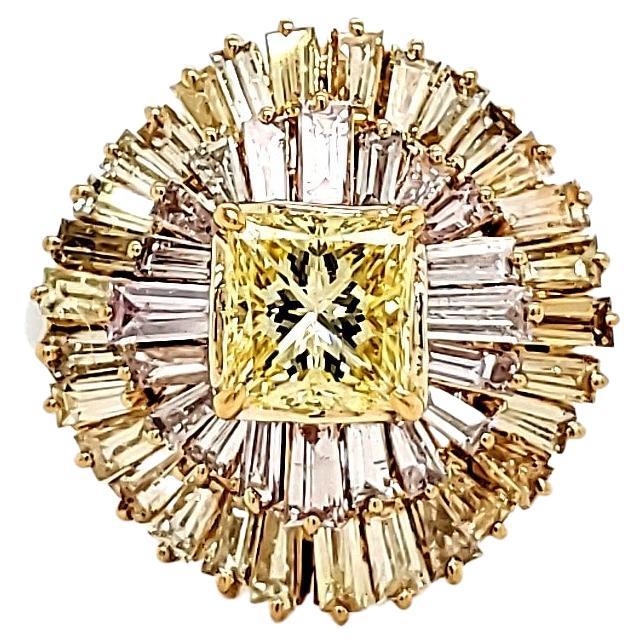 Fancy Vivid Yellow Diamond Ring For Sale at 1stDibs