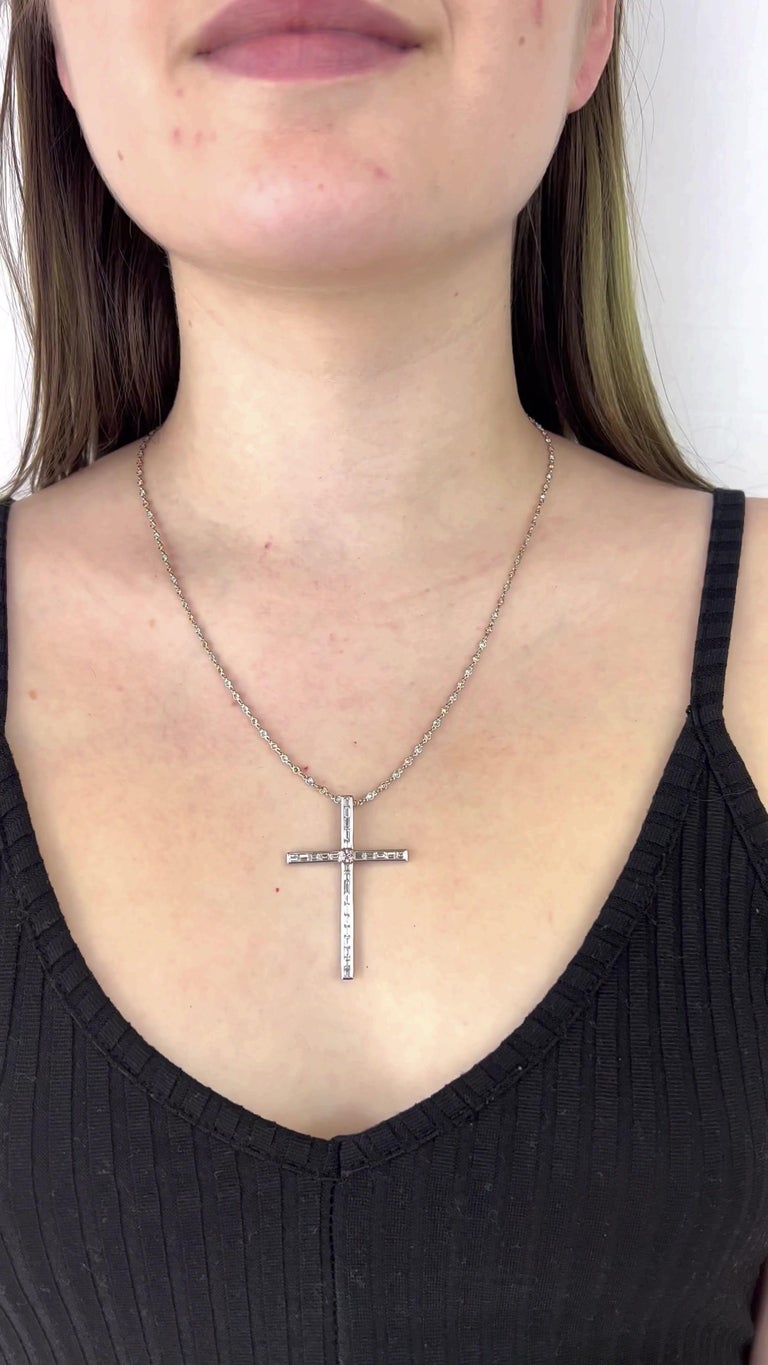 Pink Diamond 18 Karat Platinum Cross Necklace For Sale at 1stDibs