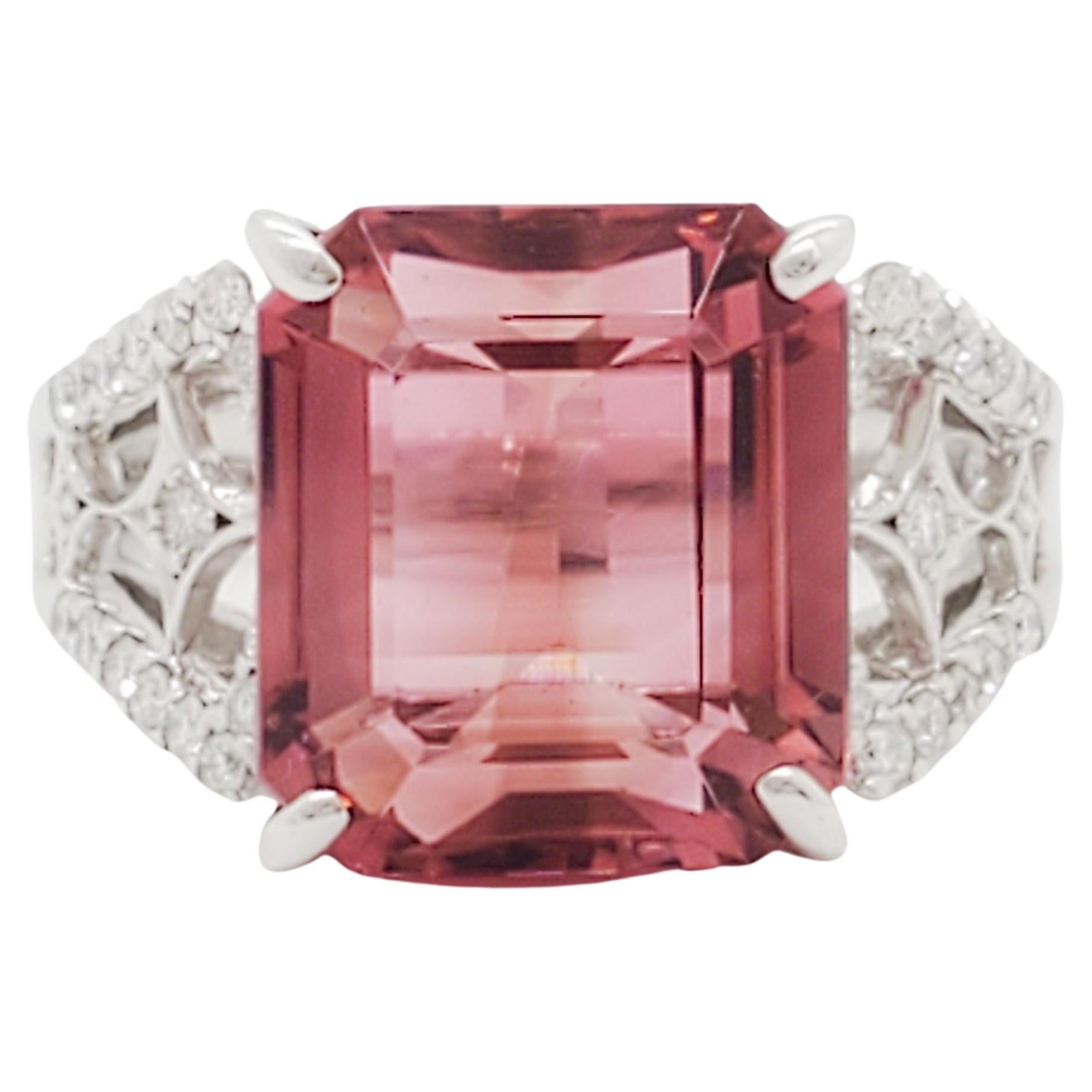 Estate Blue and Pink Tourmaline Emerald Cut and Diamond Ring in 18 Karat Gold For Sale at 1stDibs