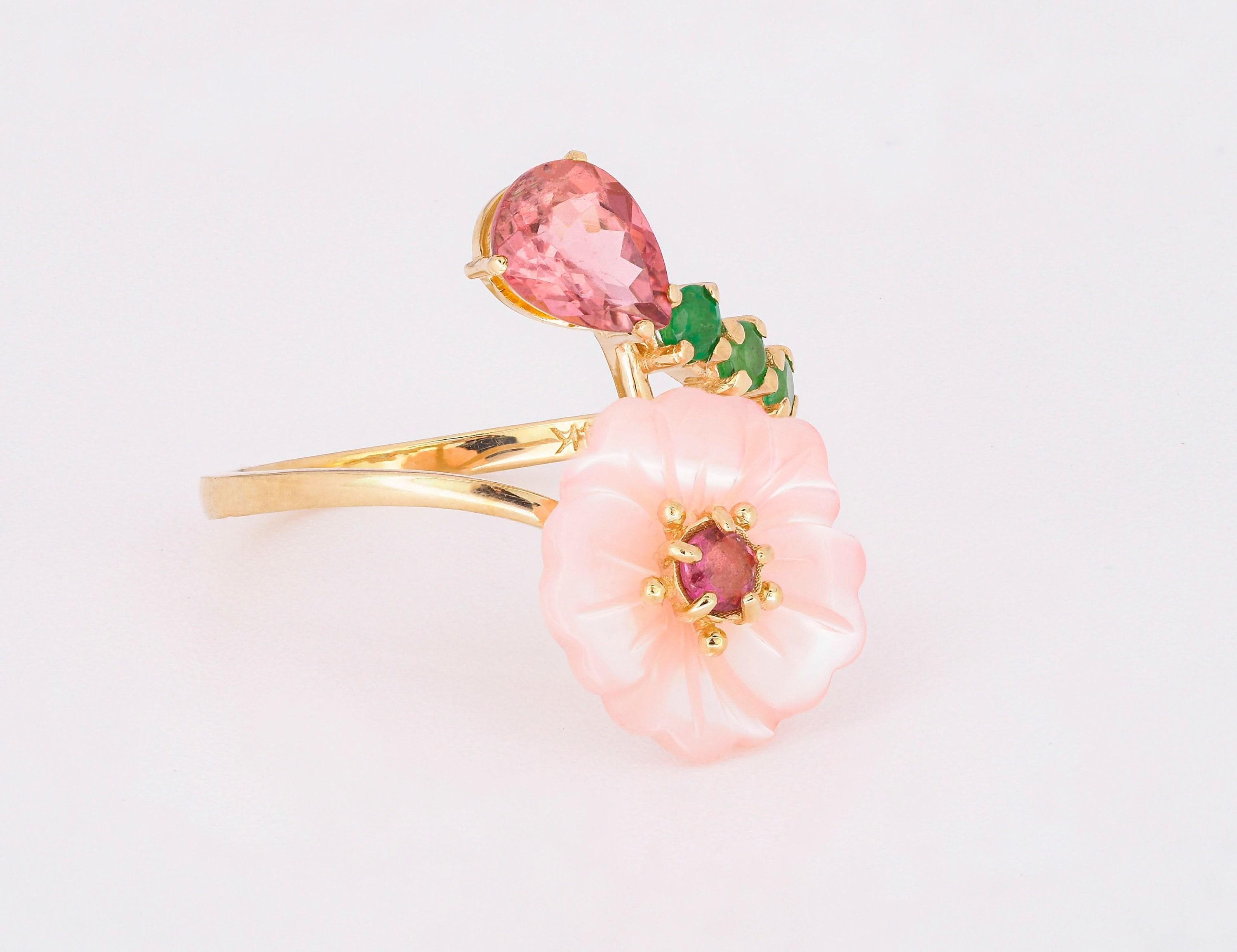 Pink tourmaline flower ring in 14k gold For Sale at 1stDibs