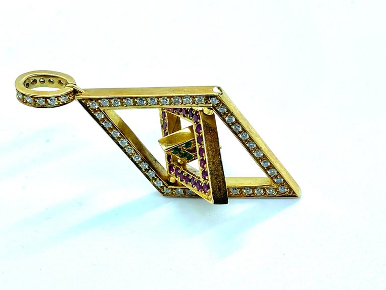 Pivoting gold rhombus pendant For Sale at 1stDibs