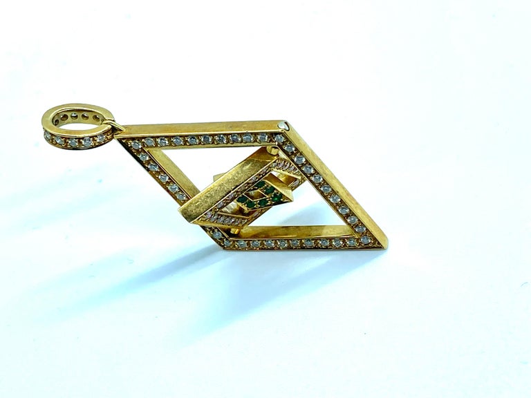 Pivoting gold rhombus pendant For Sale at 1stDibs