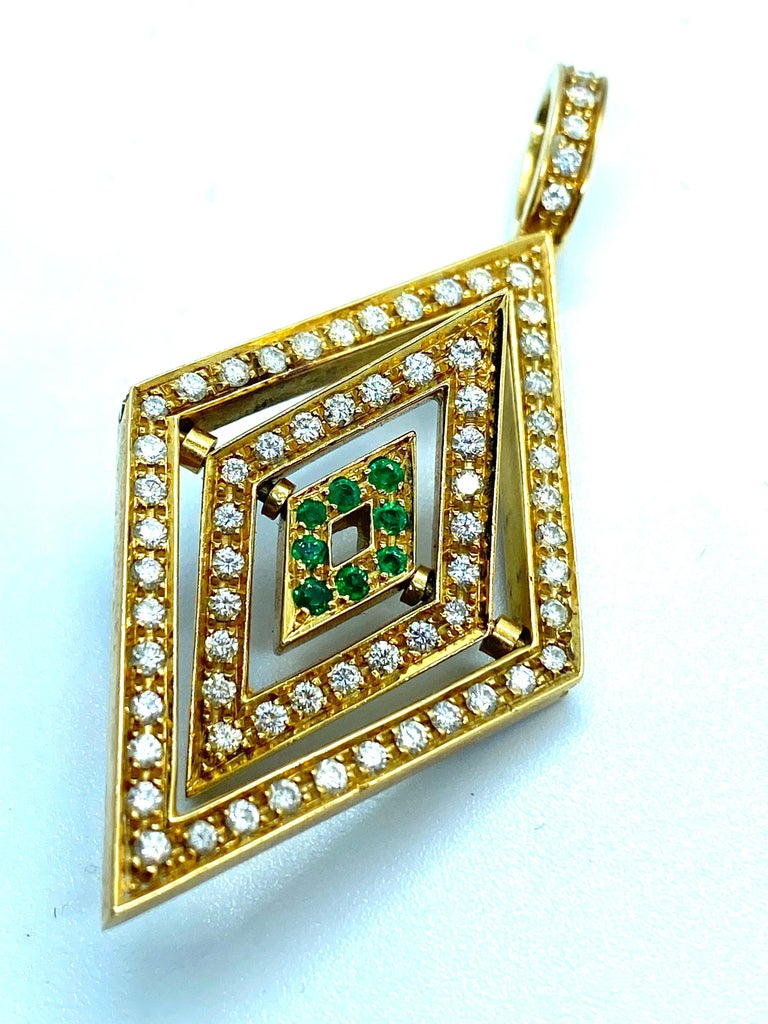 Pivoting gold rhombus pendant For Sale at 1stDibs