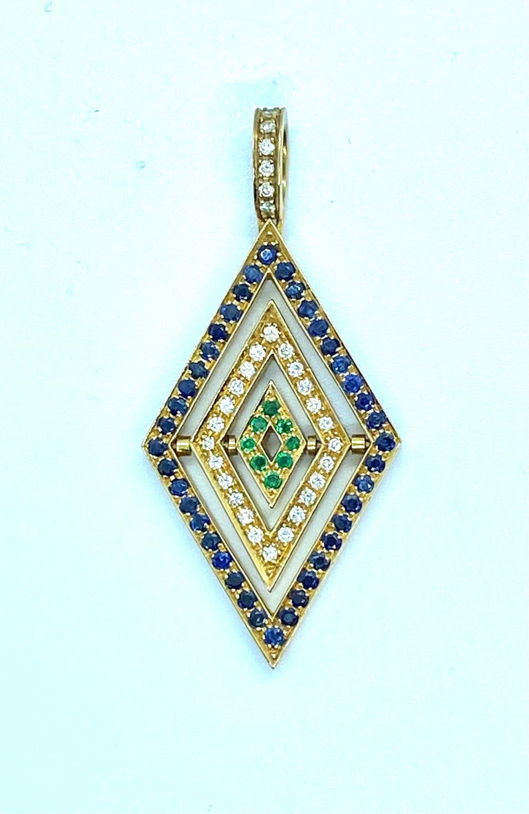 Pivoting gold rhombus pendant For Sale at 1stDibs