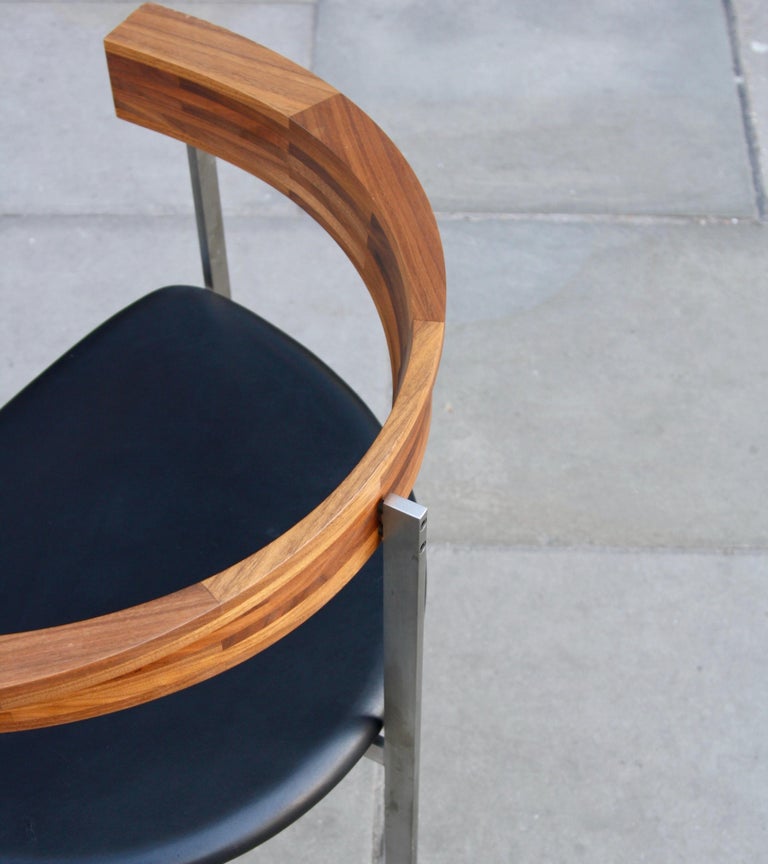 PK 11 by Poul Kjaerholm in Walnut and Black Elegance Leather by Thomas ...