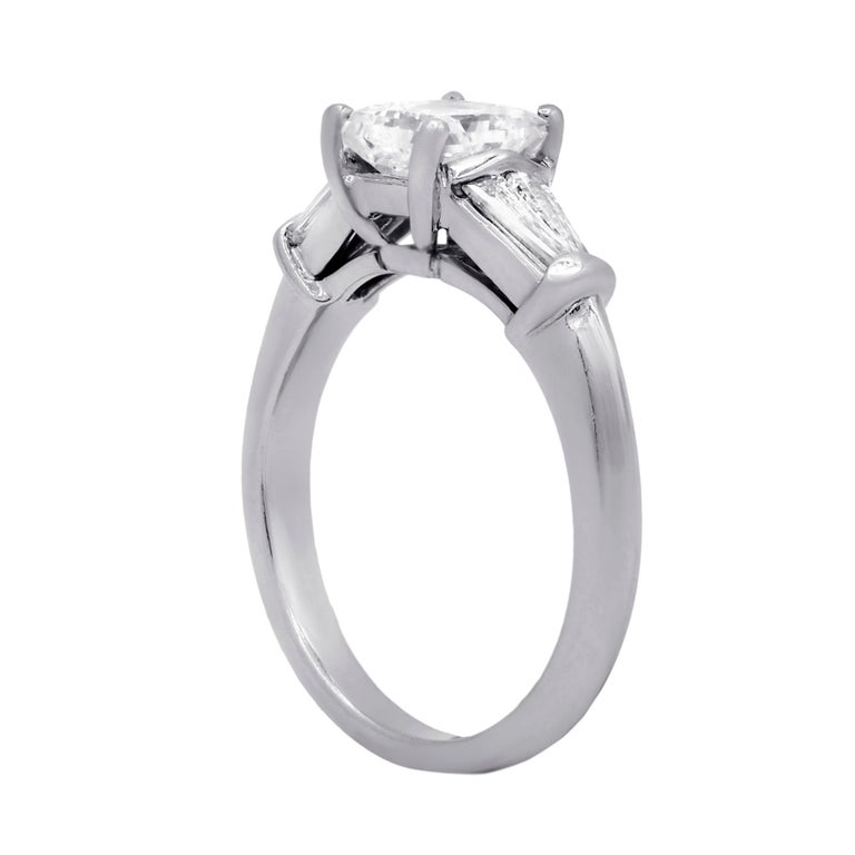 Plat Princess Cut Engagement Ring with Princess Diamond and Baguette ...