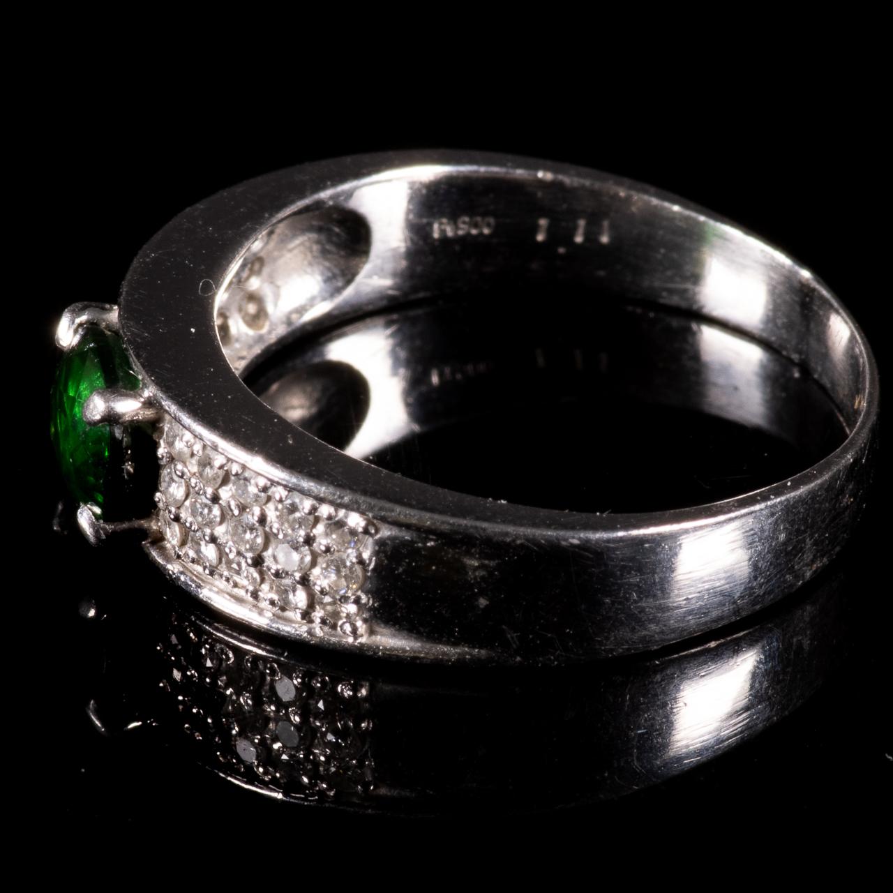 Platinum 0.70ct Green Garnet and Diamond Ring For Sale at 1stDibs
