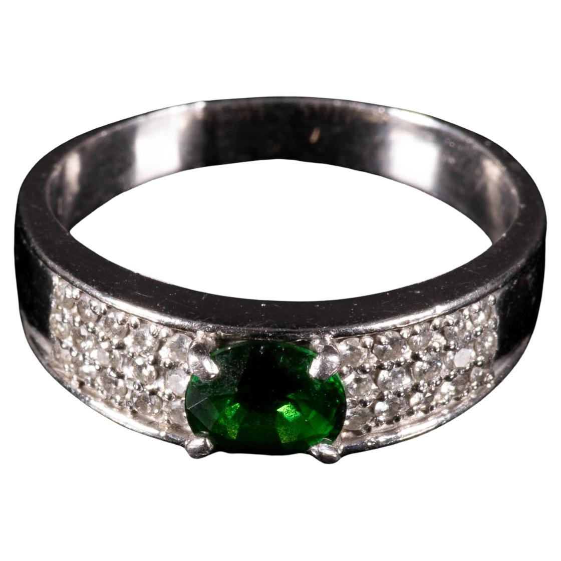 Platinum 0.70ct Green Garnet and Diamond Ring For Sale at 1stDibs