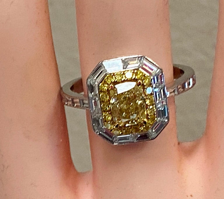 Platinum 1.13 Ct Fancy Yellow Cushion Cut Center Diamond Ring For Sale ...