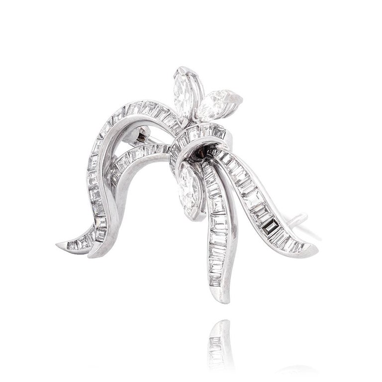 Platinum 2.33ct Diamond Streamer Brooch For Sale at 1stDibs