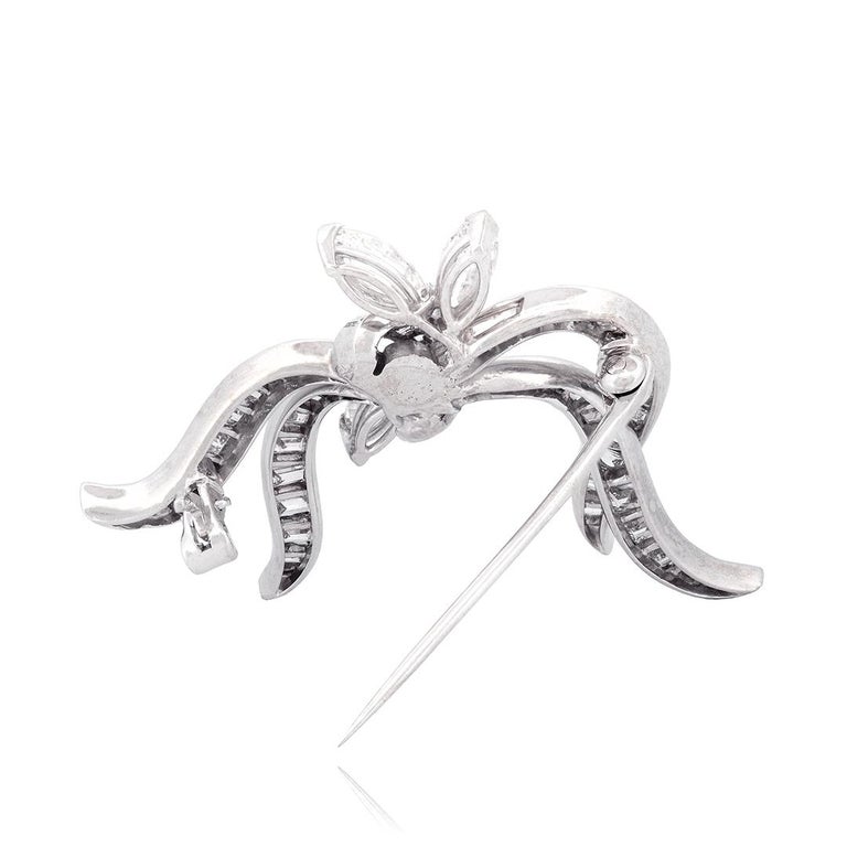 Platinum 2.33ct Diamond Streamer Brooch For Sale at 1stDibs