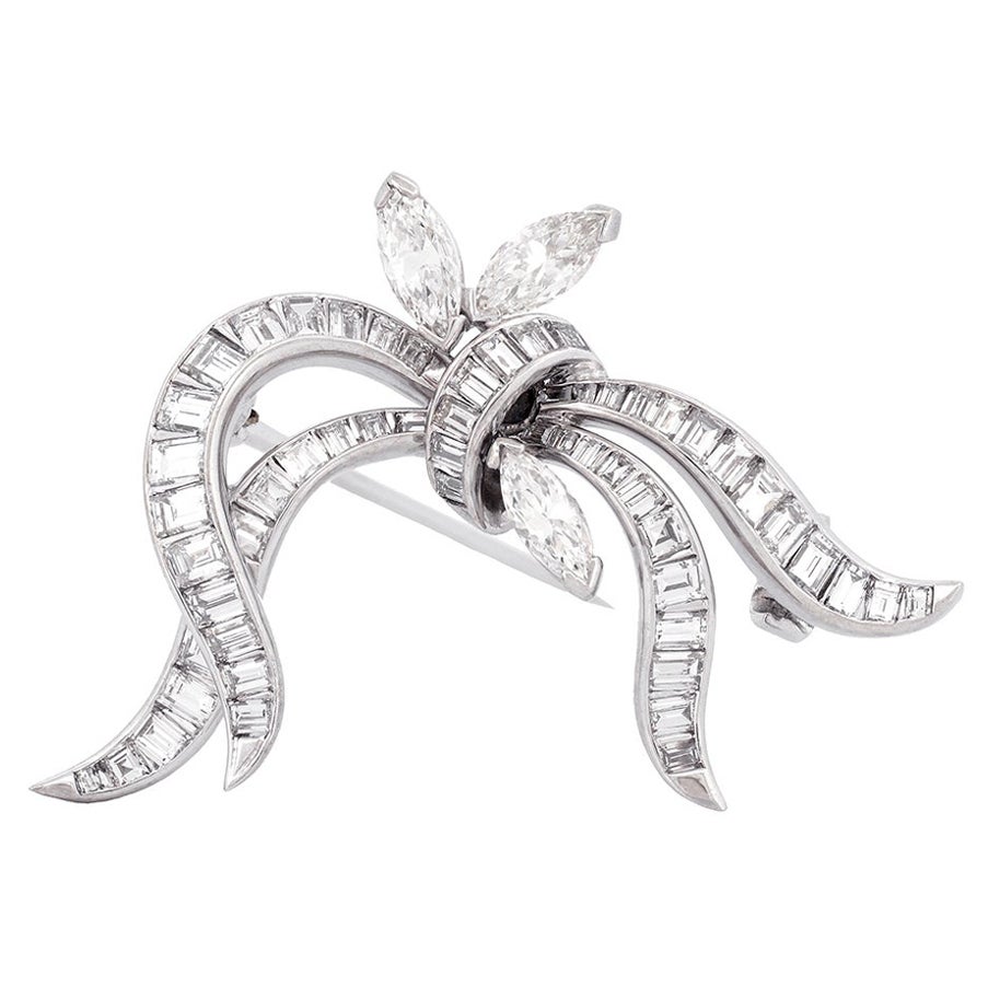 Platinum 2.33ct Diamond Streamer Brooch For Sale at 1stDibs