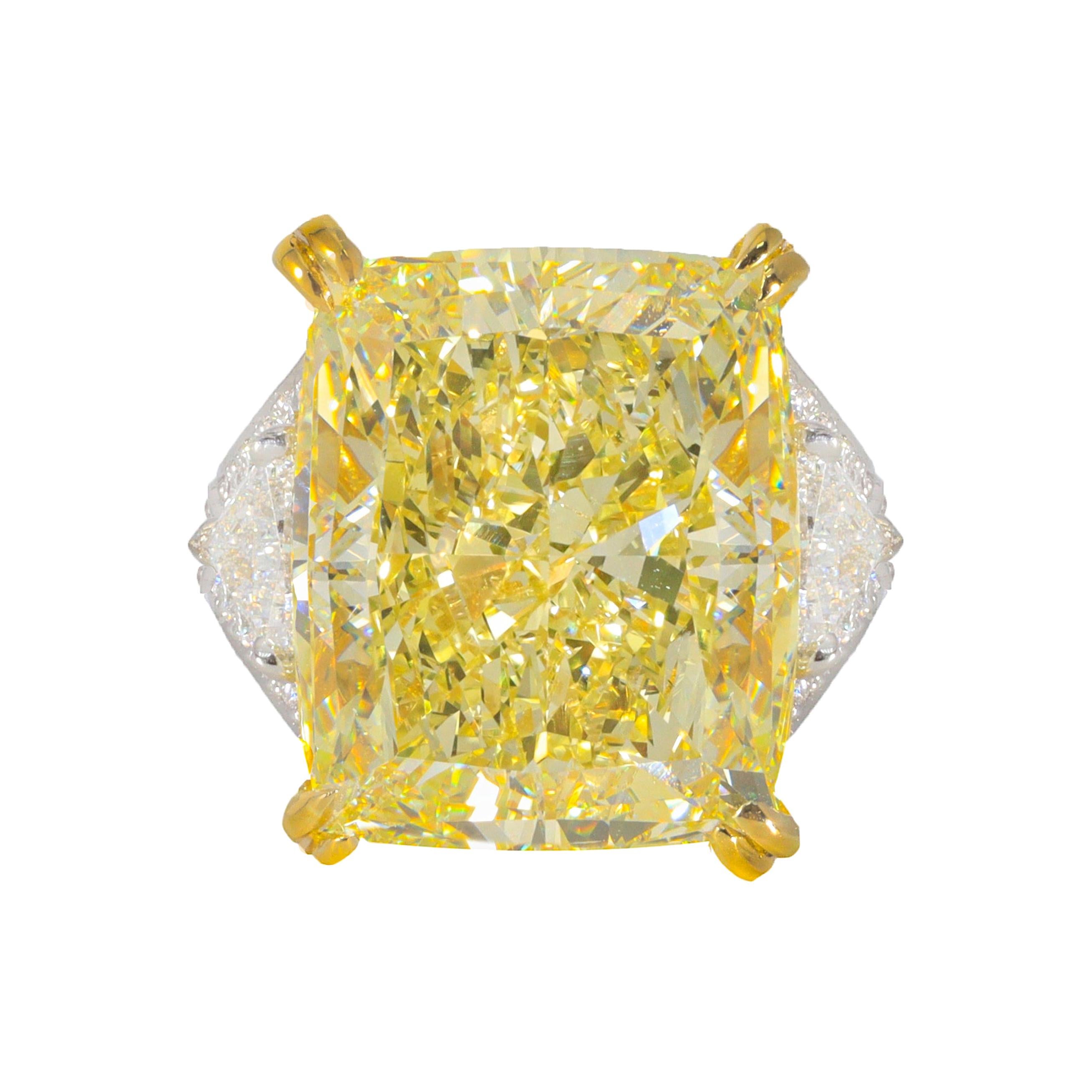 Platinum and 18kt Yellow Gold Ring with Fancy Yellow Diamond For Sale ...
