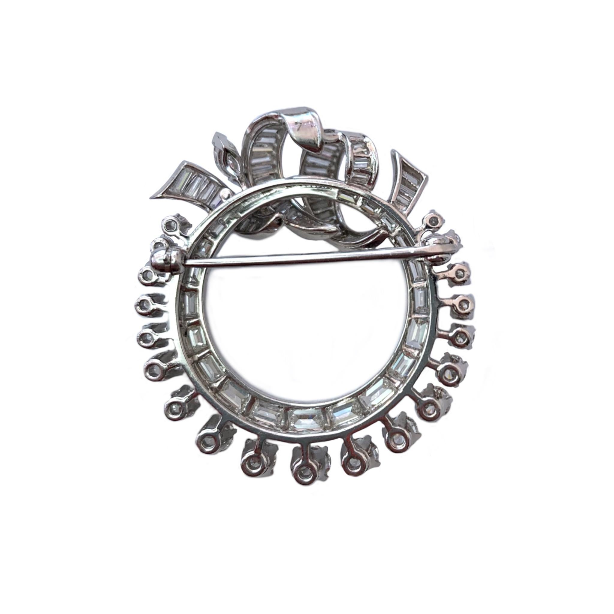 Platinum and Diamond Circle Brooch For Sale at 1stDibs
