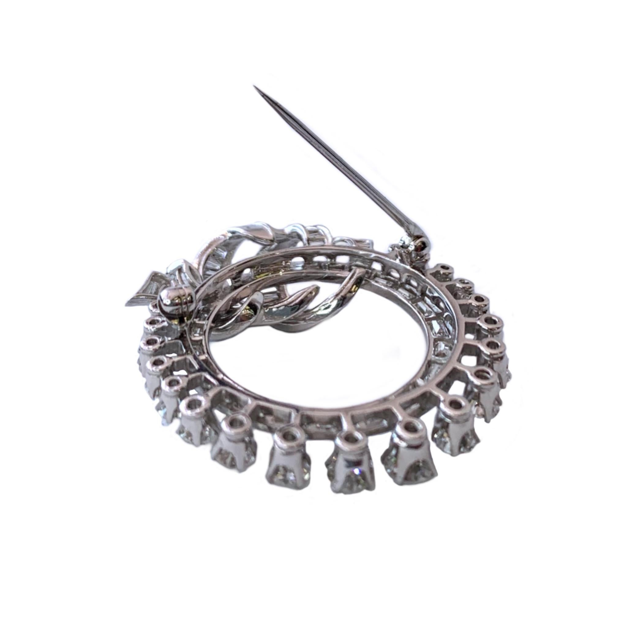 Platinum and Diamond Circle Brooch For Sale at 1stDibs