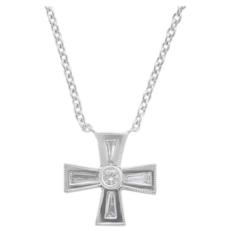 Platinum Diamond Maltese Cross Pendant For Sale at 1stDibs