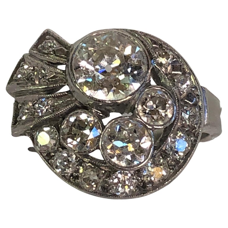 Platinum Diamond Swirl Design Ring For Sale at 1stDibs