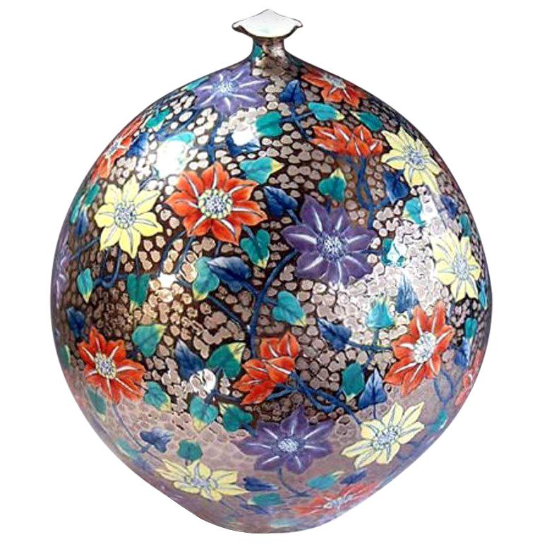 Platinum Gilt Porcelain Vase by Japanese Master Artist For Sale at 1stDibs