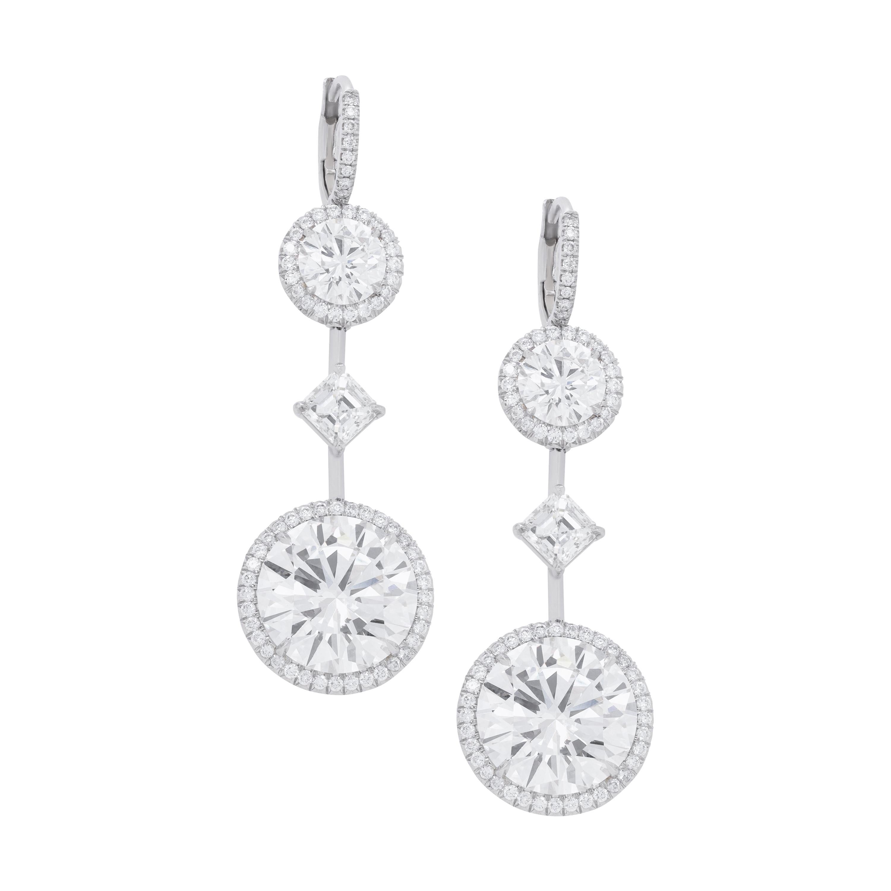 Platinum Important Diamond Earrings with Round Diamonds For Sale at 1stDibs