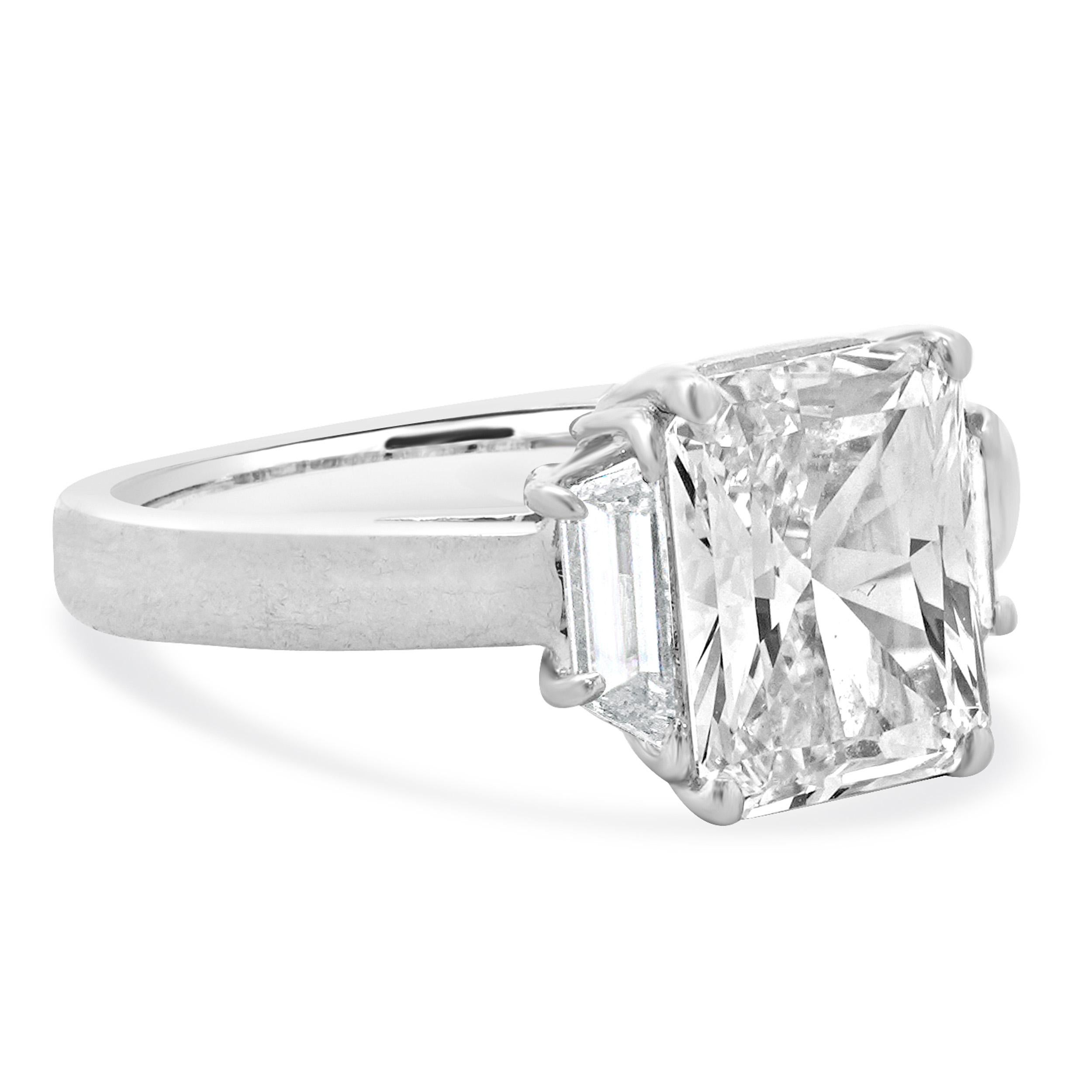 Platinum Radiant Cut Diamond Engagement Ring For Sale at 1stDibs