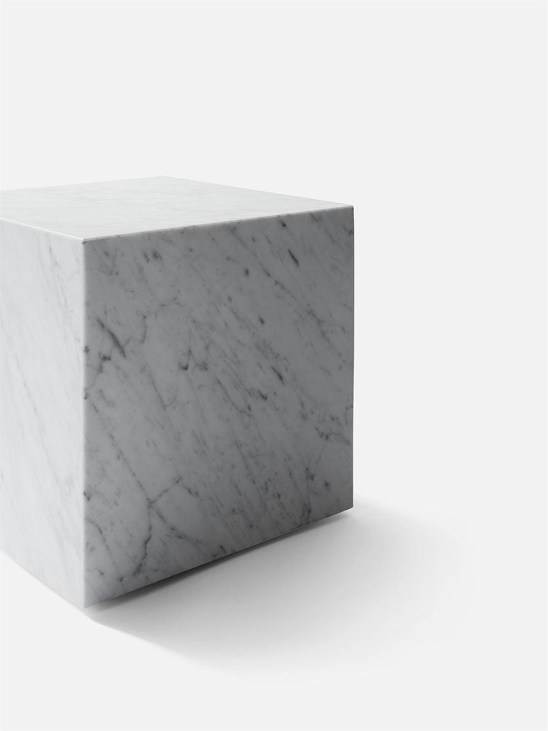 Plinth, Cubic, White Marble For Sale at 1stDibs