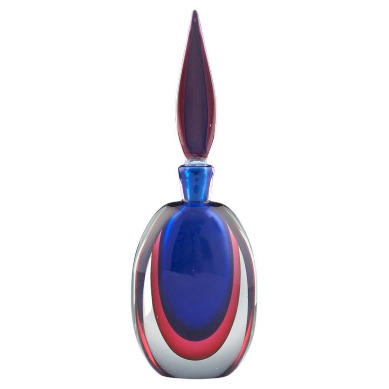 Poli entworfener Seguso Blu-Rubino-Flask mit blattförmiger Klinge, um ...