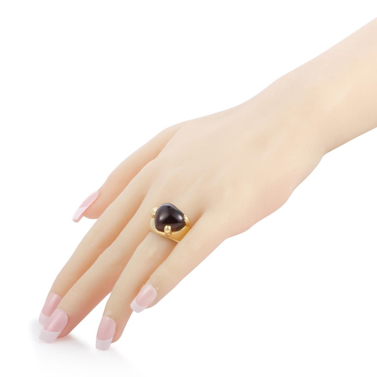 Pomellato Capri 18 Karat Yellow Gold Garnet Cabochon Heart Ring For ...