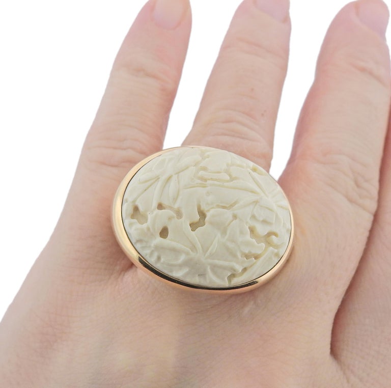 Pomellato Victoria Gold Carved Agate Diamond Dome Ring For Sale at 1stDibs