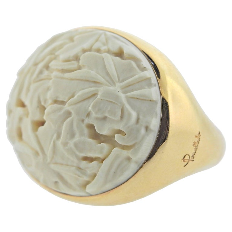 Pomellato Victoria Gold Carved Agate Diamond Dome Ring For Sale at 1stDibs